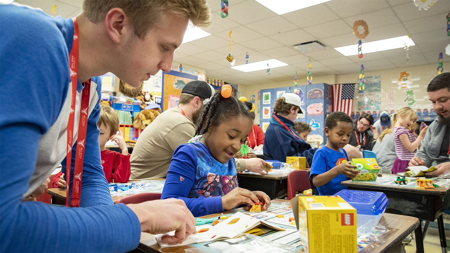 Student from Monroe teaches kindergartners about the construction ...