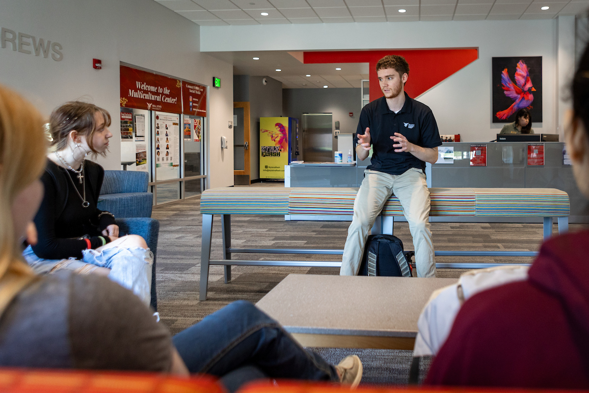 First-Year Experience Peer Mentor Program Eases Transition to College ...